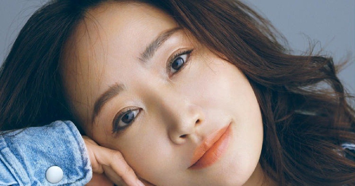 神崎 恵さんが考えるOVER40にちょうどいいメイク PhotoGallery | マキアオンライン(MAQUIA ONLINE)