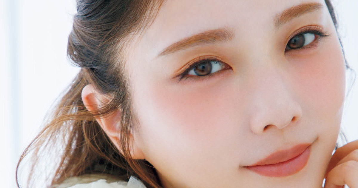 与田祐希さん×多幸感チーク。イヴ・サンローランの大ヒットコスメで、笑顔印象がぐっとUP！ | マキアオンライン | 美容雑誌『MAQUIA（マキア）』公式ビューティサイト