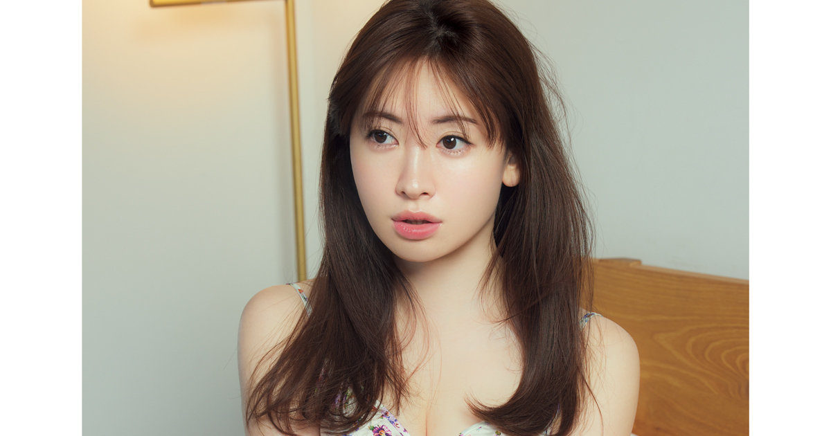 こじはるの「ベッドサイド美容」。寝落ちまでの意外なルーティンを教えます | マキアオンライン | 美容雑誌『MAQUIA（マキア）』公式ビューティサイト