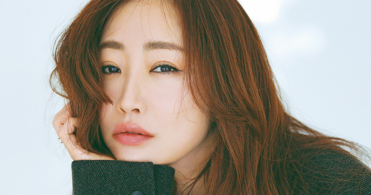 神崎 恵流「40代からの“色気”」を纏う6つのTIPS。余裕や知性のある大人の色気を身につけよう | マキアオンライン | 美容雑誌『MAQUIA（マキア）』公式ビューティサイト