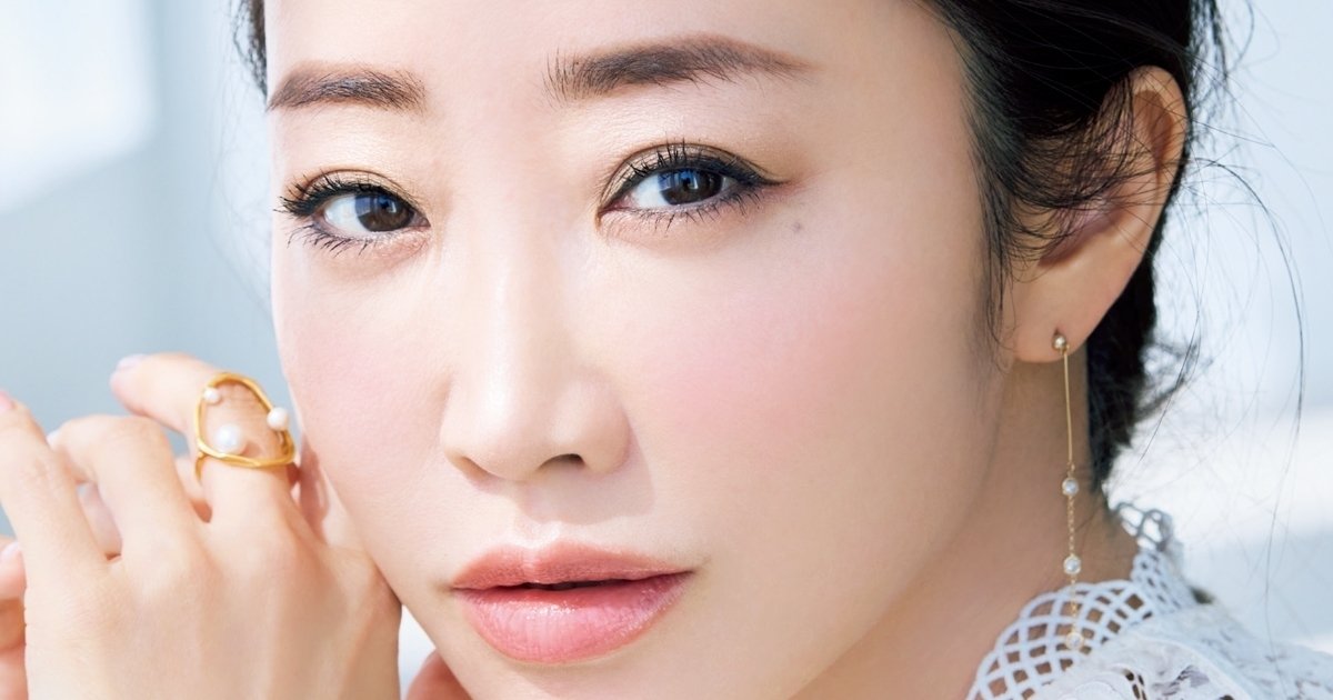 神崎 恵流・美人唇のつくり方。まず足すべきは、ボリュームと立体感 | マキアオンライン(MAQUIA ONLINE)