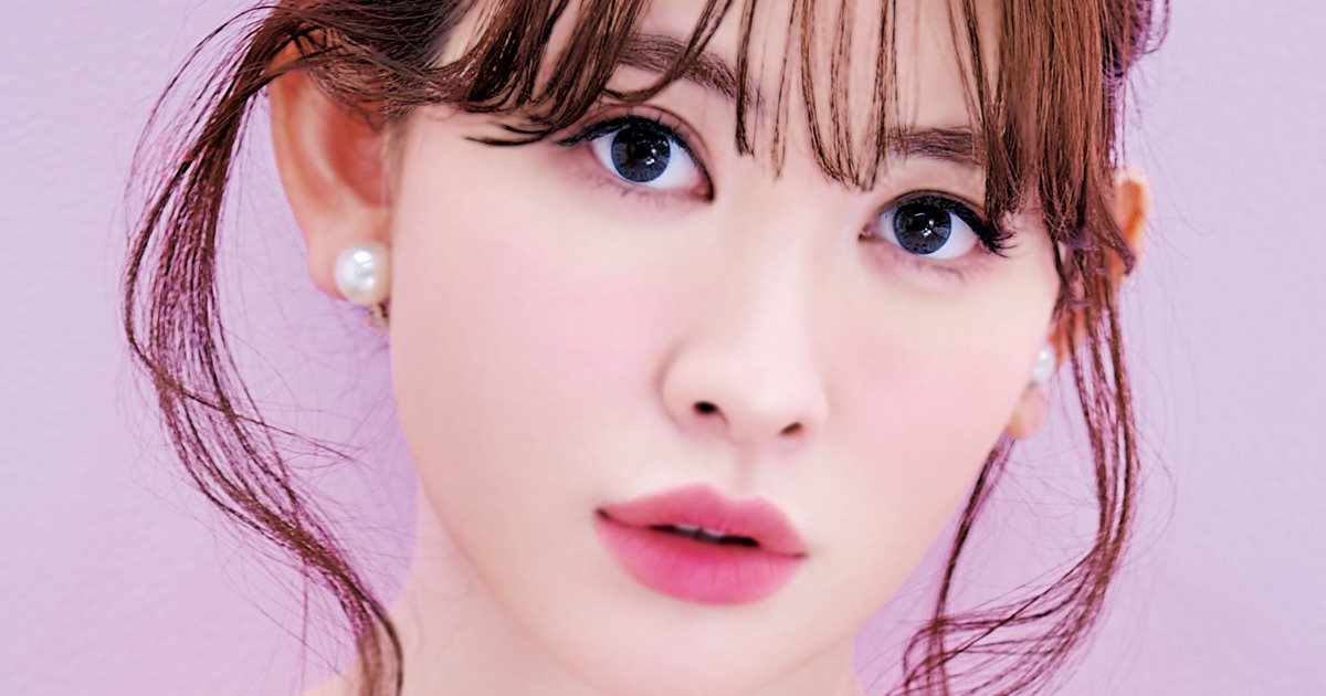 小嶋陽菜さん、“ピンクな顔”で魅せる大人ドーリーな美しさ。圧倒的に可愛い、MAQUIA6月号表紙メイクレシピを公開！ | マキアオンライン | 美容雑誌『MAQUIA（マキア）』公式ビューティサイト