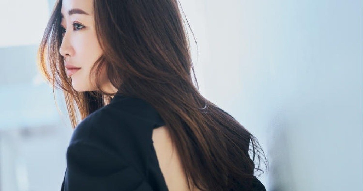 神崎恵さん流、毎日ハンサムモードのヘア＆メイク PhotoGallery | マキアオンライン | 美容雑誌『MAQUIA（マキア）』公式ビューティサイト