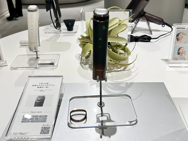 【バイタリフト RF EX】あの大人気高機能美顔器が、パワーアップして新登場!! パナソニックの新製品発表会に行ってきました♡♡ | マキアオンライン(MAQUIA ONLINE)