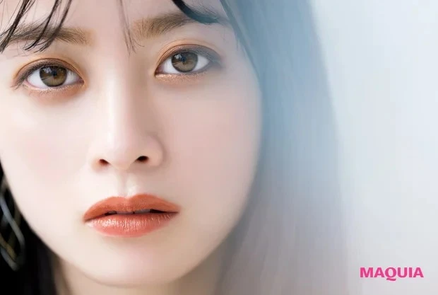 【橋本環奈さんインタビュー】圧倒的な強さと美しさの秘密とは？ 最新メイクのポイントも解説！ | マキアオンライン | 美容雑誌『MAQUIA（マキア）』公式ビューティサイト