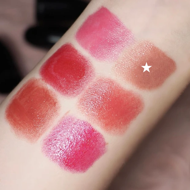 【MAQUIAインフルエンサーのオッス！推しコス】透け感たっぷりのMACのラスターガラス！色展開が豊富で艶のある唇がたまらない、、、 | マキアオンライン | 美容雑誌『MAQUIA（マキア ...