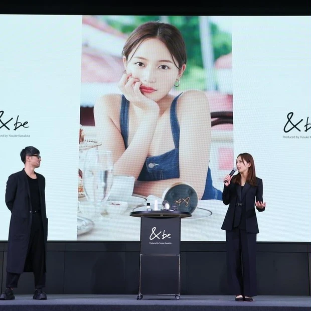 ＆be（アンドビー）川⼝春奈さん出演の新CMをお披露目！ ポップアップストアも期間限定で開催中 | マキアオンライン | 美容雑誌『MAQUIA（マキア）』公式ビューティサイト