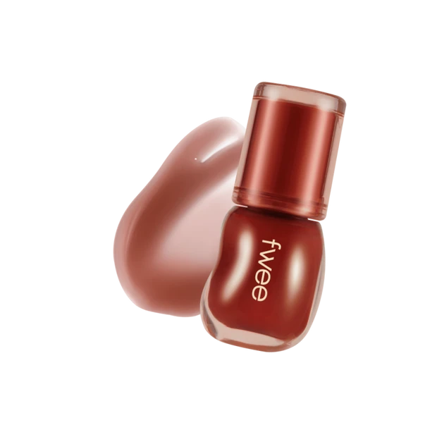 【fweeの人気リップ4選】ブルべ・イエベ別に美容好きがおすすめカラーをスウォッチ！ | マキアオンライン | 美容雑誌『MAQUIA（マキア）』公式ビューティサイト