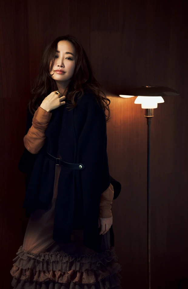 神崎 恵さんのMYベーシックメイク＆ファッション | マキアオンライン(MAQUIA ONLINE)