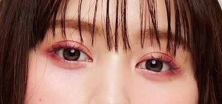 NMB48山本望叶がピンクのアイシャドウパレットで魅せる3つの顔【02 リンメル編】 | マキアオンライン(MAQUIA ONLINE)