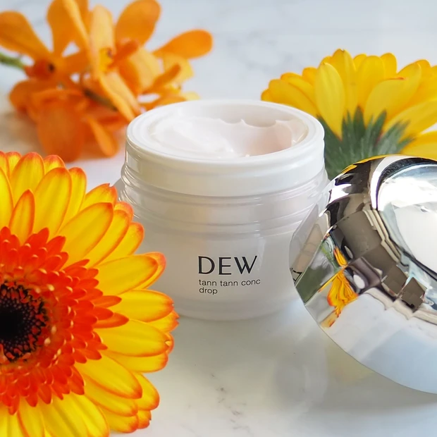 【田中みな実さん推しコス】フェイスラインがググッと上がる!? 「DEW タンタンコンクドロップ」※9/20リニューアル | マキアオンライン | 美容雑誌『MAQUIA（マキア）』公式ビューティサイト