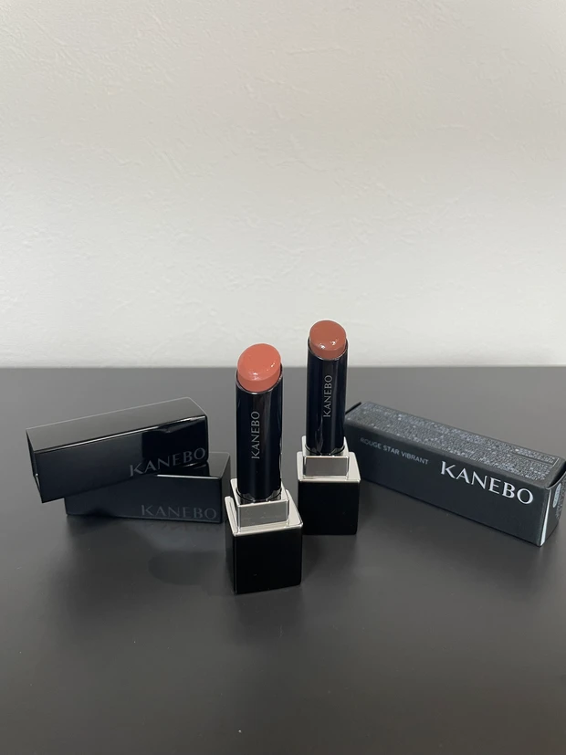 【7/26発売！】 Kanebo(カネボウ)「ルージュスターヴァイブラント」新色リップレビュー♡【V11 Quiet Beat /V13 Earthy Brown】どちらも定番色！だけど早めに ...