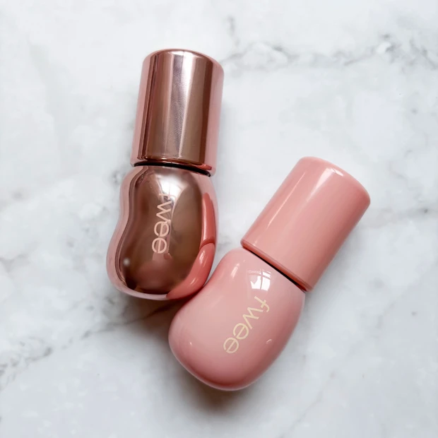 【fwee】バズリップの新色「3Dボリューミンググロス ピーチ70%」をレビュー｜人気色との違いは？ | マキアオンライン | 美容雑誌『MAQUIA（マキア）』公式ビューティサイト