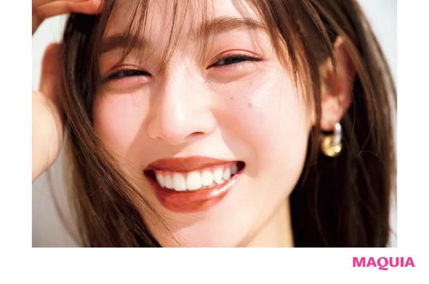 白石 聖さんがまとう微熱メイク。ブラウンリップで甘辛ワントーンにTRY | マキアオンライン | 美容雑誌『MAQUIA（マキア）』公式ビューティサイト