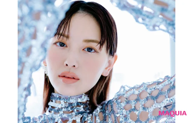 ヌーディリップを最高に生かすメイクバランス。シャネルのルージュ アリュール 206で今っぽく！ | マキアオンライン | 美容雑誌『MAQUIA（マキア）』公式ビューティサイト