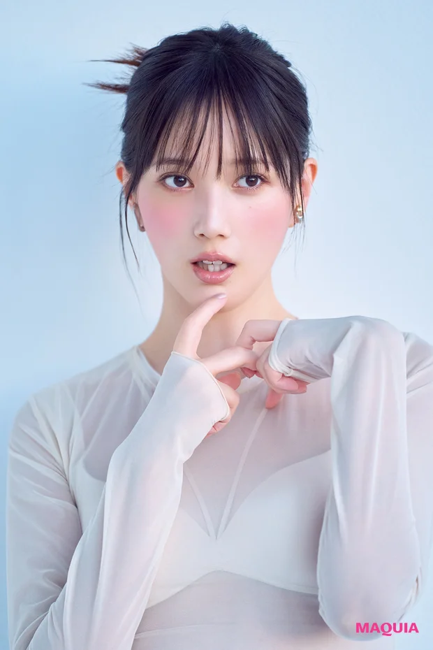 本田 翼さんがBLACKPINKジェニ風のチークメイクにTRY。YSLのミルキーピンクが相棒 | マキアオンライン | 美容雑誌『MAQUIA（マキア）』公式ビューティサイト