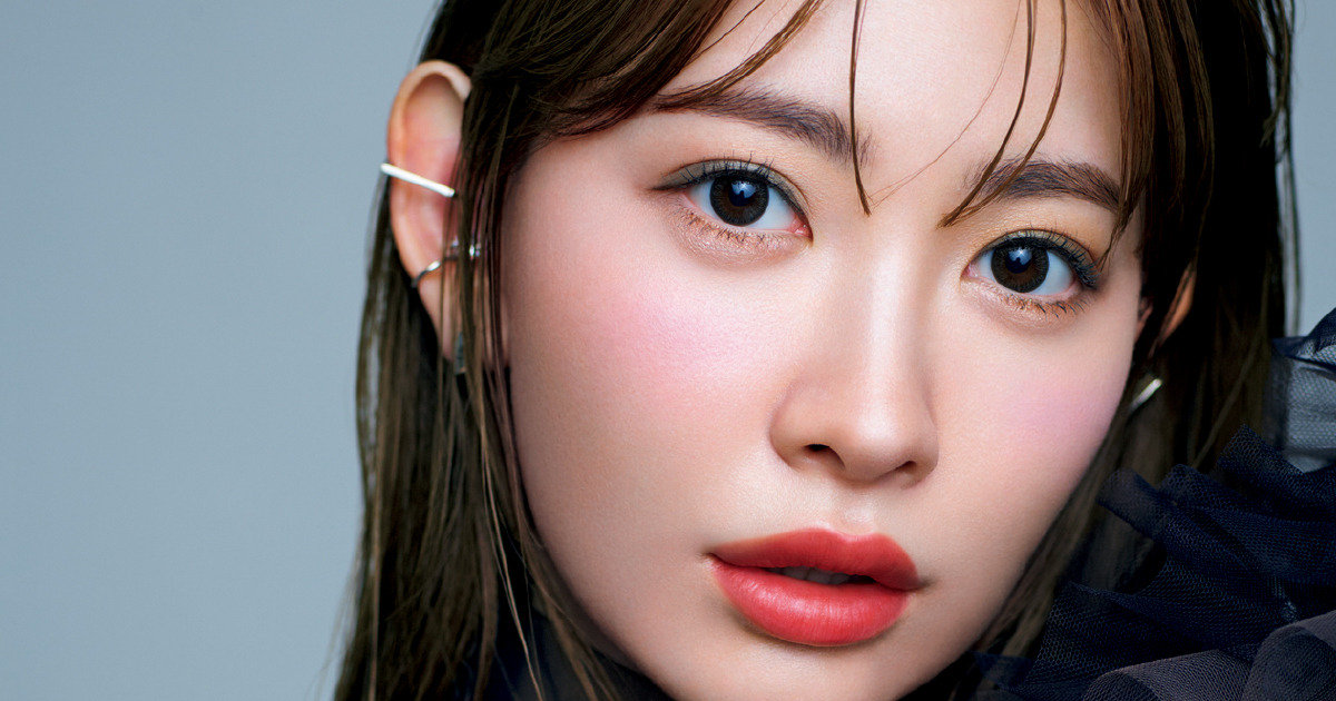小嶋陽菜さんが秋にしたいメイク。アディクションのカーキ色アイパレットがお気に入り | マキアオンライン | 美容雑誌『MAQUIA（マキア）』公式ビューティサイト