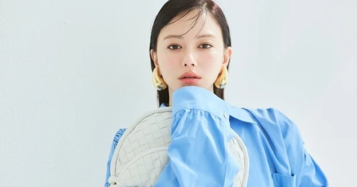 山本舞香が着こなすトレンドファッション×最新コスメ PhotoGallery | マキアオンライン | 美容雑誌『MAQUIA（マキア）』公式ビューティサイト