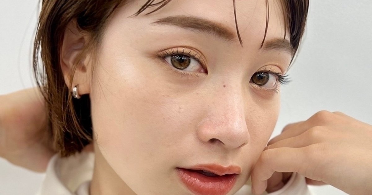 【大人に似合う2wayボブ】ツヤ感をプラスする秋冬マロンベージュカラーもポイント！ | マキアオンライン | 美容雑誌『MAQUIA（マキア）』公式ビューティサイト