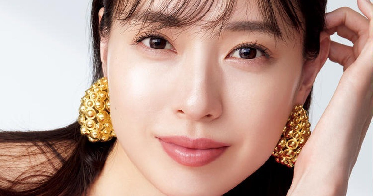 戸田恵梨香さん PhotoGallery | マキアオンライン(MAQUIA ONLINE)