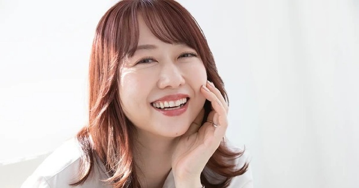 驚異の再生数を誇る‟1分メイク”が話題！ 動画クリエイターあいりさん PhotoGallery | マキアオンライン(MAQUIA ONLINE)