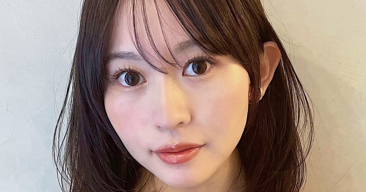 【今っぽさがUP】おしゃれ感もメイク映えも叶う、ラベンダーベージュの最新レイヤーミディアム | マキアオンライン(MAQUIA ONLINE)