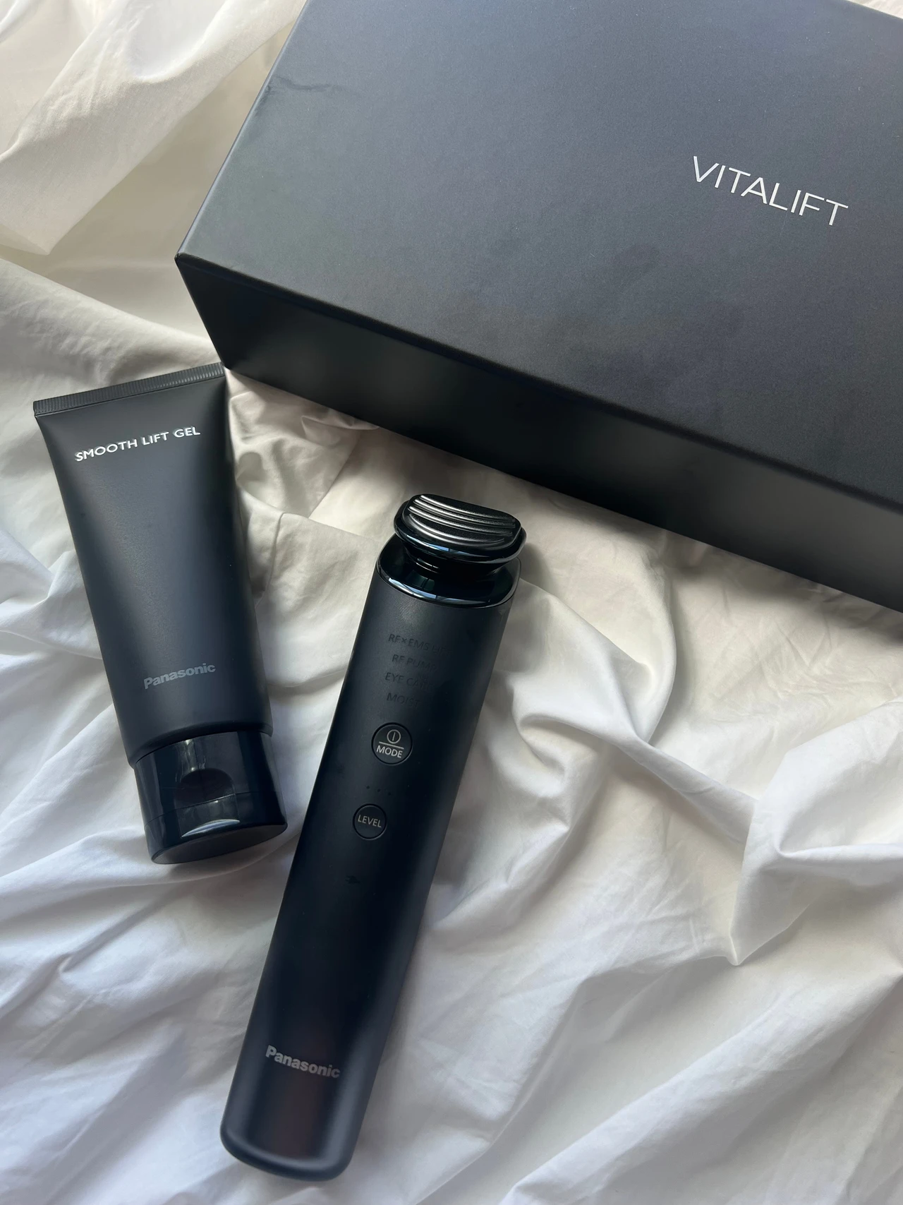 【ミドル世代の強い味方】1本9役の美顔器「パナソニック バイタリフト RF EH-SR85」がもたついたお肌のケアにオススメ！ | マキアオンライン(MAQUIA ONLINE)