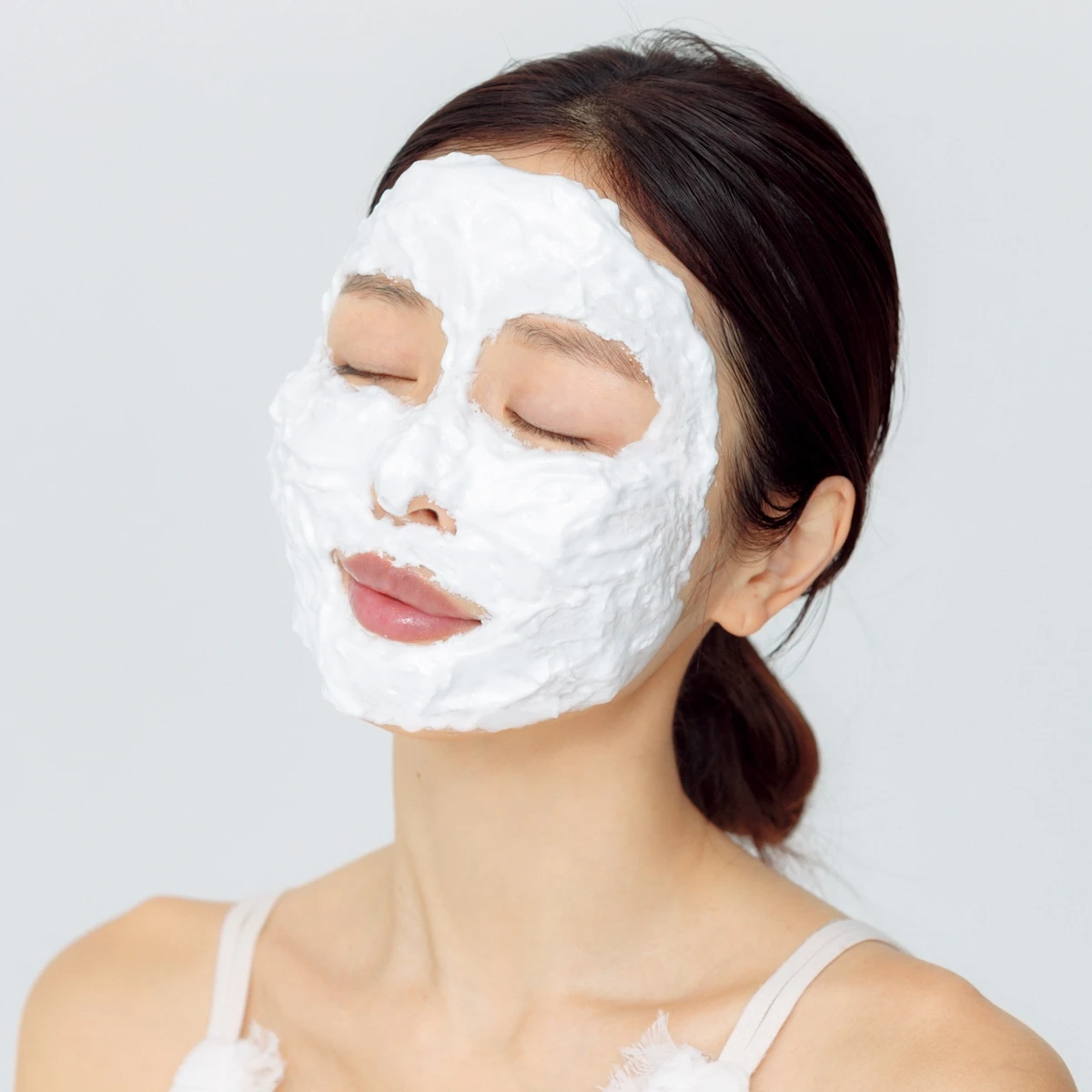 DEW の濃密ヒアロ泡（※1）洗顔で肌を愛おしむような、うっとり心地よい泡体験へ | マキアオンライン(MAQUIA ONLINE)