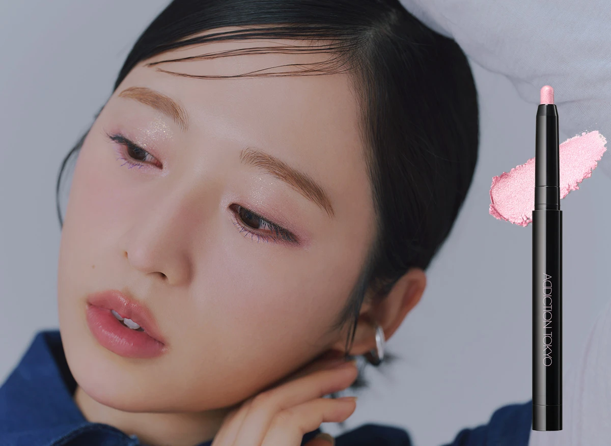 アディクションから新スティック アイシャドウ登場！AKB48小栗有以がまとう最旬メイク×3 | マキアオンライン(MAQUIA ONLINE)